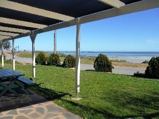 Aquamarine | Moonta Bay | VacationRenter