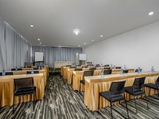 Chonpines Hotel Yancheng Airport | Jiangsu | VacationRenter