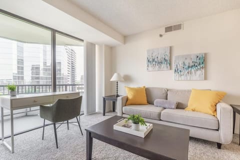 2BR Executive Apartment with Spacious Layout | Arlington | VacationRenter