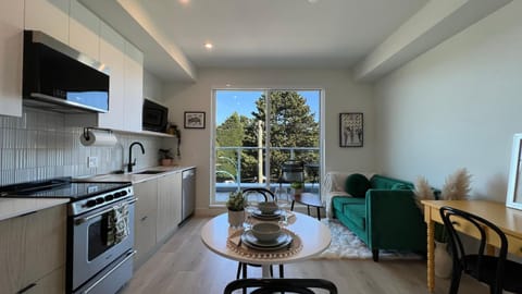 Hillside Oasis by Iris Properties! | Victoria | VacationRenter