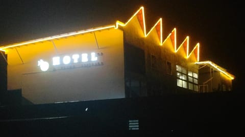 PORT VILA Airport Hotel | Port Vila | VacationRenter