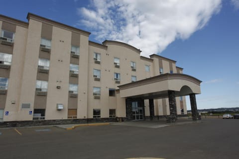 Pomeroy Inn and Suites Dawson Creek | Dawson Creek | VacationRenter