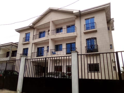 Bel Appart meublé à YASSA, Douala / Nice Appartment just 2,5 km from the Japoma stadium | Douala ...