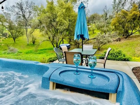 Lighthouse Suite Pet Friendly Hot Tub Sleeps 4 | Sierra Nevada ...