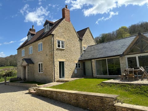 Luxury farmhouse in secluded Cotswold valley | Stroud District ...