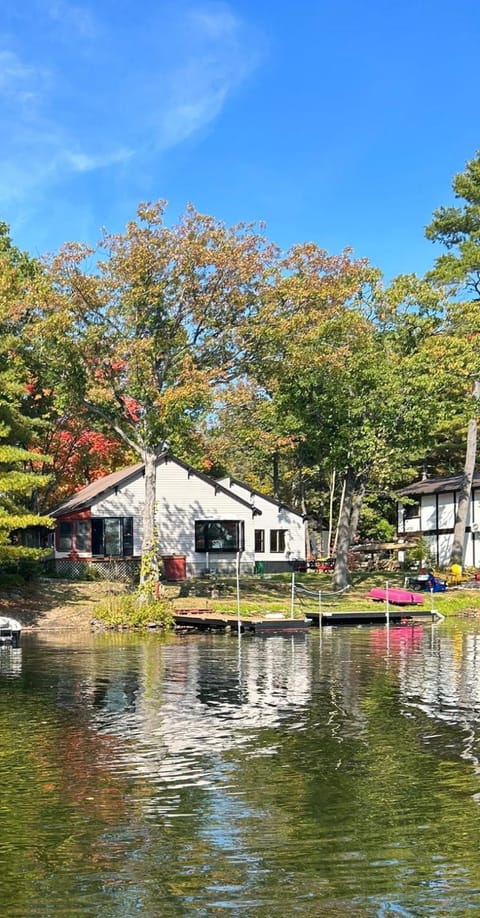 On The Rocks A Waterfront Cottage on Stoney Lake | Douro-Dummer ...