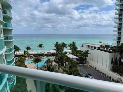 7th FL Ocean view spacious 1 bedroom | Hollywood Beach | VacationRenter
