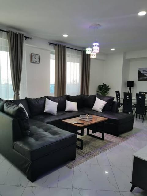 Burhani Tower, Cityview Penthouse 10th, With Rooftop Pool | Mombasa ...