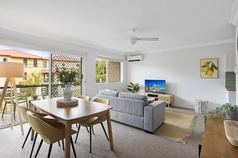 Spacious 2-Bed Apartment Near City Centre | Brisbane | VacationRenter