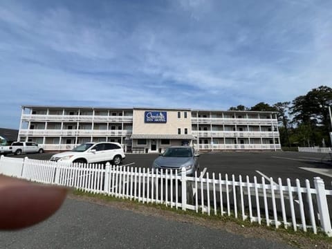 Chincoteague Inn | Chincoteague Island, VA | VacationRenter