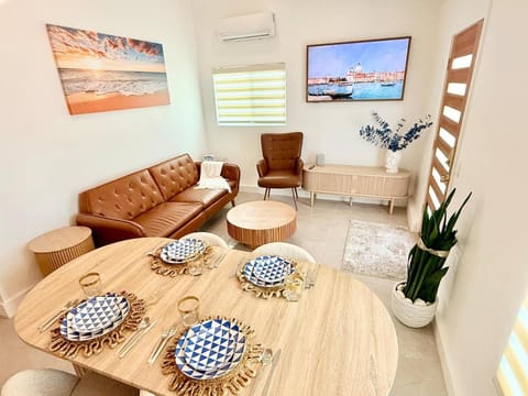 Smart Home | Canoga Park, CA | VacationRenter