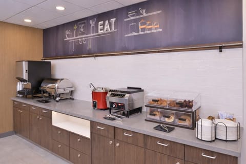 Lakeville Inn | Lakeville, MN | VacationRenter