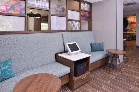 Lakeville Inn | Lakeville, MN | VacationRenter