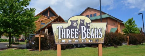 Three Bears Resort | Warrens, WI | VacationRenter