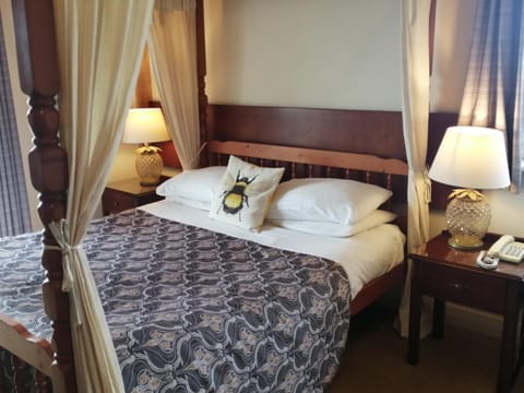 Three Rivers Hotel | Ferryside | VacationRenter