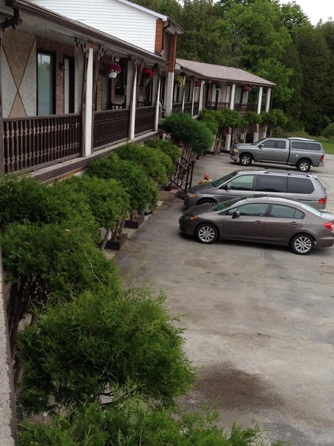 Cedar Springs Motel | Halton Hills | VacationRenter