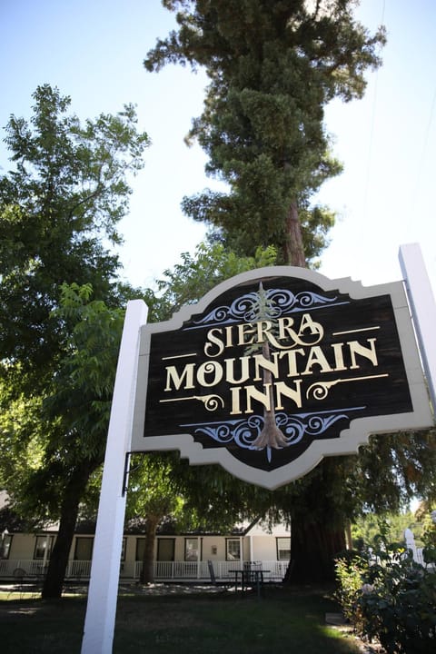 Sierra Mountain Inn | Grass Valley, CA | VacationRenter