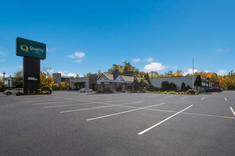 Quality Inn Wayne - Fairfield Area | Wayne, NJ | VacationRenter