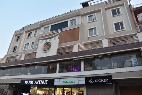 Costa Riviera Hotel | Varanasi | VacationRenter