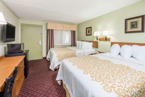 Days Inn & Suites by Wyndham Springfield on I-44 | Springfield, MO ...