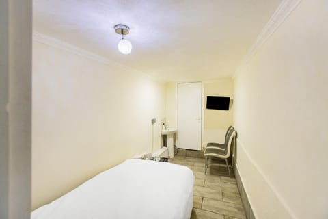 Old Oak Tree Inn | Southall | VacationRenter