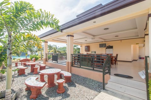 RedDoorz Plus @ Santa Catalina Metro Vigan | Ilocos Region | VacationRenter