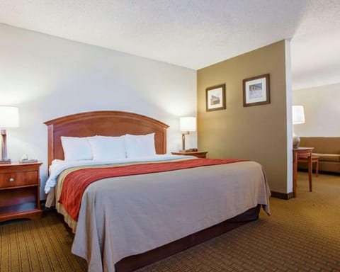 Hotel Muskogee | Muskogee, OK | VacationRenter