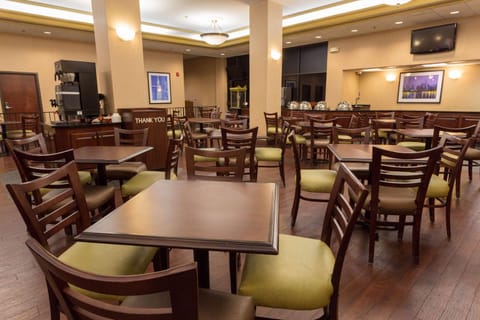 Pear Tree Inn St. Louis Near Union Station | Saint Louis, MO ...