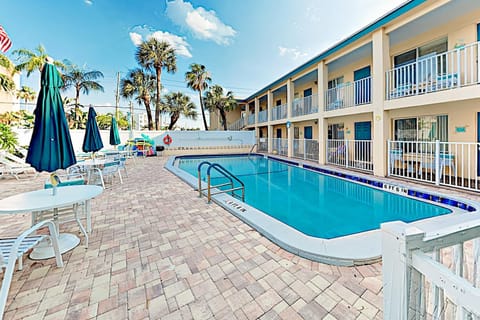 Malyn Resort Unit 124 | Treasure Island | VacationRenter