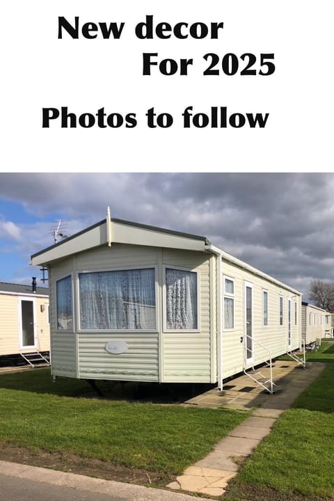Lovely 3 bedroom 8 berth caravan in Rhyl | Rhyl | VacationRenter