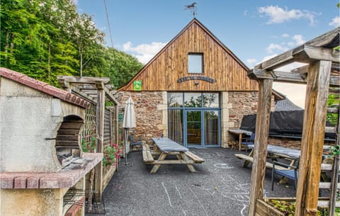 Stunning Home In St Cme Dolt With Wifi | Espalion | VacationRenter