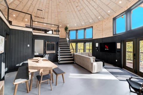 Skyline Yurt: Hot Tub~Wood Stove~WiFi~EVcharger | Shenandoah Valley ...