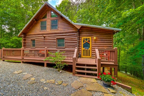 Blue Ridge Log Cabin w/ Hot Tub & Game Room! | Blue Ridge Lake ...