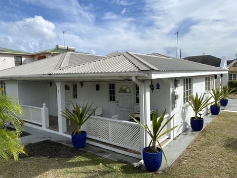 Anchor Villa , 4 bedroom single family home Steps to the beach ...