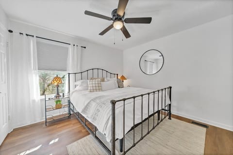 Chic & Modern 2BD Near CAE | Cayce, SC | VacationRenter