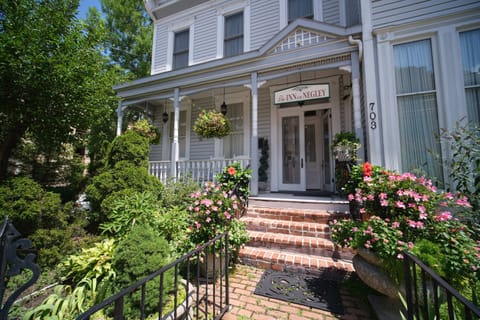 The Inn on Negley | Shadyside, PA | VacationRenter