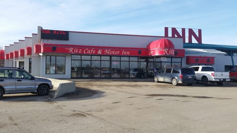 The Ritz Cafe and Motor Inn | Whitecourt | VacationRenter