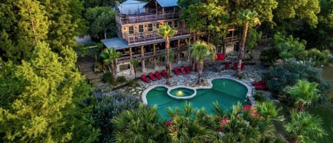 Incredible Villa with Swimming Pool Nestled Amidst Trees in Chilton ...