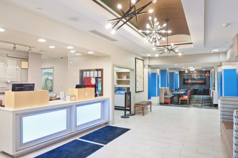 Holiday Inn Express & Suites Stroudsburg-Poconos | Stroud Township ...