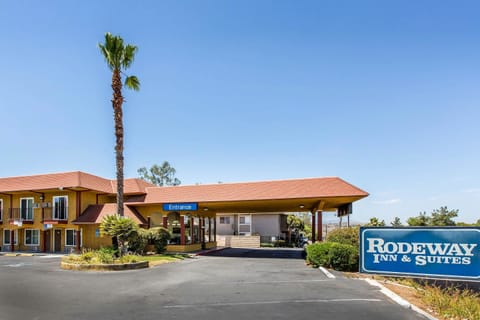 Rodeway Inn & Suites Canyon Lake-Menifee West | Menifee, CA ...