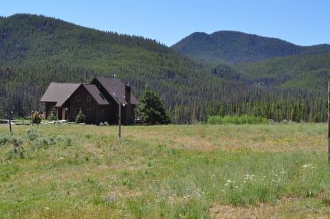 Homestake Lodge | Divide, MT | VacationRenter