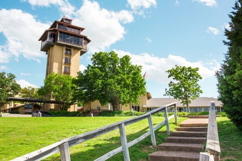 Tanglewood Resort and Conference Center | Lake Texoma, TX | VacationRenter