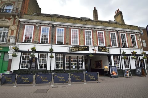 The Royal Victoria & Bull Hotel | Dartford | VacationRenter