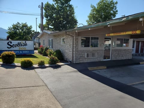 Scottish Inn | Ashland, OR | VacationRenter