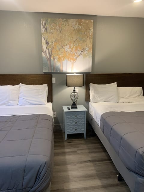 Price Pointe Inn | Pewaukee | VacationRenter