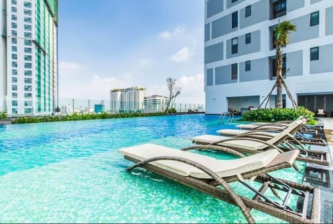 SAIGON 9 - Rivergate Residence Infinity Pool-Gym | Ho Chi Minh City ...