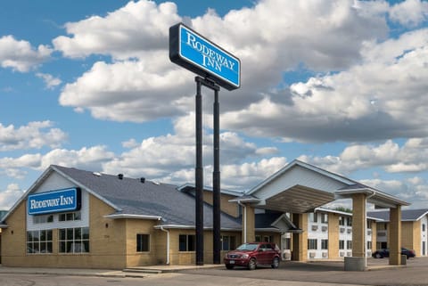 Rodeway Inn Fargo | Moorhead, MN | VacationRenter