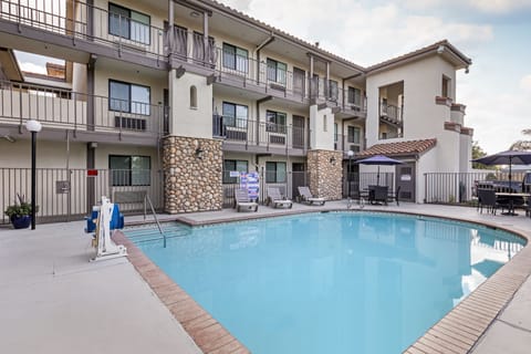 Hillstone Inn Tulare, Ascend Hotel Collection | Tulare, CA | VacationRenter