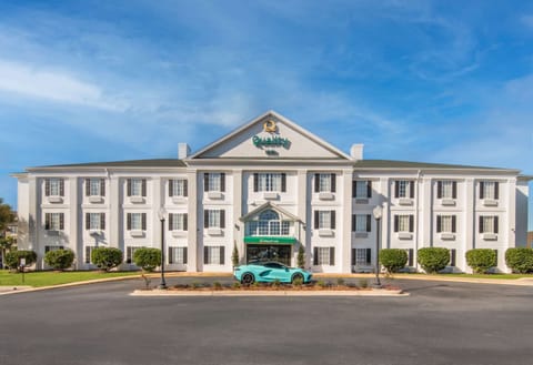 Quality Inn Crestview near Eglin AFB | Crestview, FL | VacationRenter