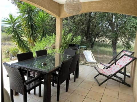 CHARMING 6-PERSON HOUSE A FEW MINUTES FROM THE BEACH | Coti-Chiavari ...